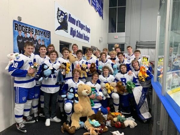 Rogers Youth Hockey Association Makes a Difference - Rein in Sarcoma
